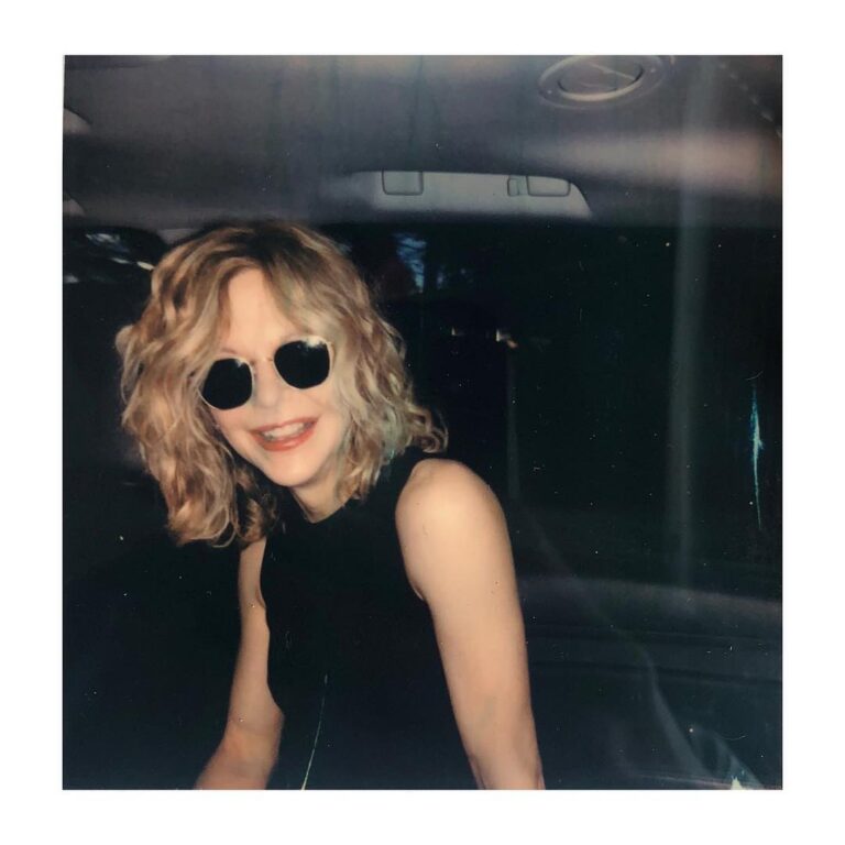 Meg Ryan's 36 Most Iconic Hairstyles Throughout Her Career - Hood MWR