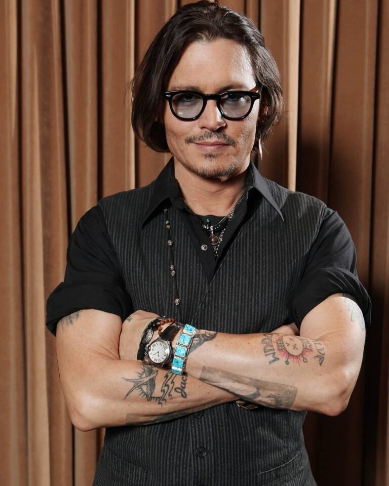 35 Johnny Depp’s Most Iconic Hairstyles Over The Years - Hood MWR