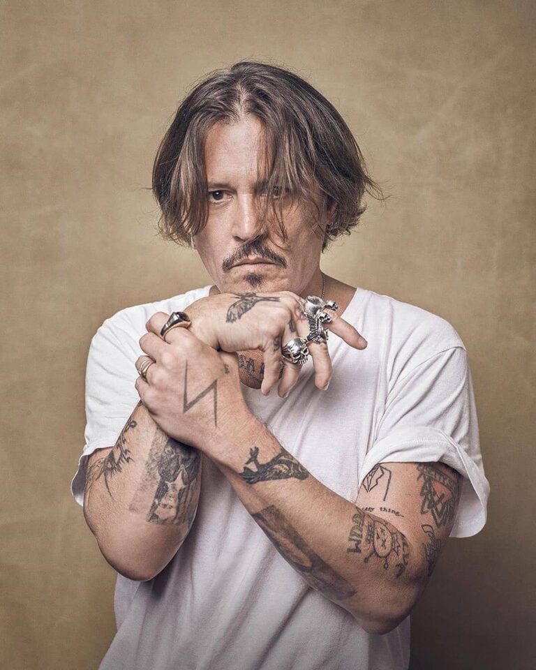 35 Johnny Depp’s Most Iconic Hairstyles Over The Years - Hood MWR