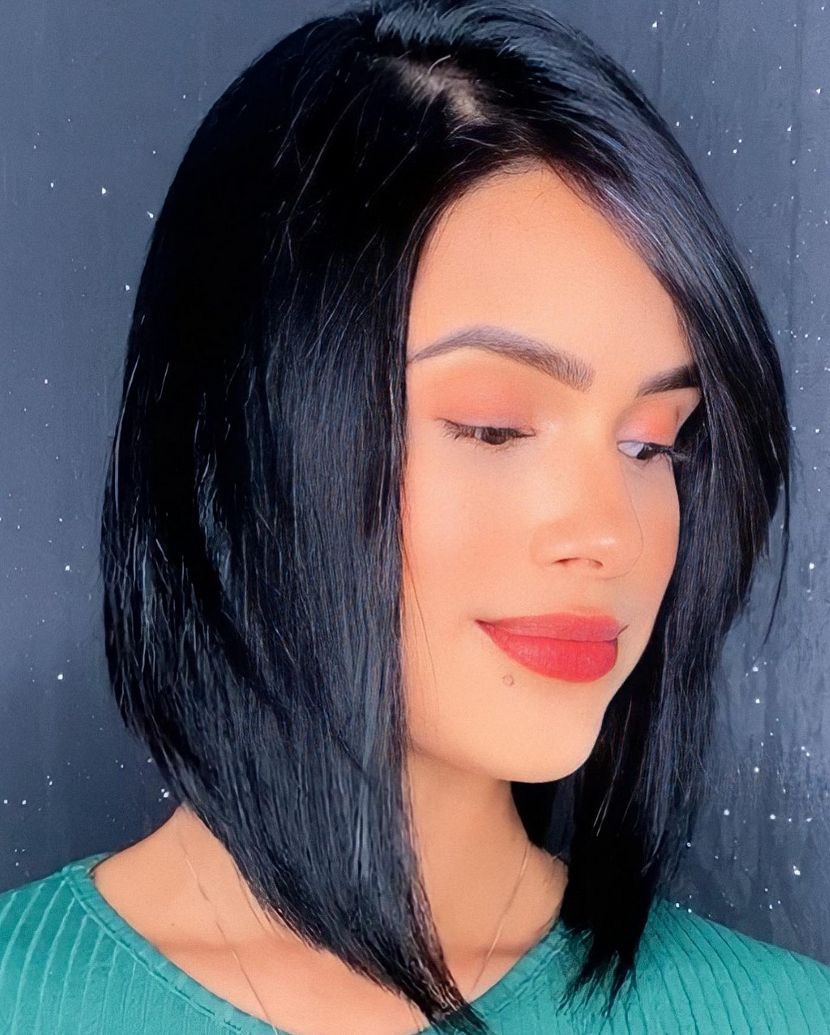 The Differences: 1B Vs 2 Hair Color