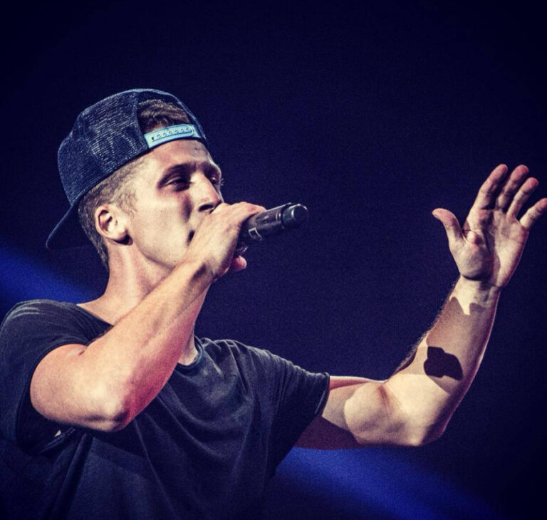 Top 20 Best Christian Bands & Artists of All Time - Hood MWR